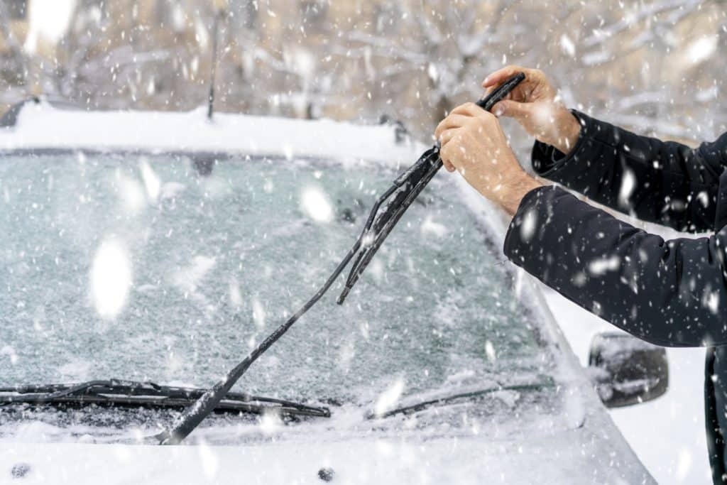 How to Protect Your Windshield in Winter